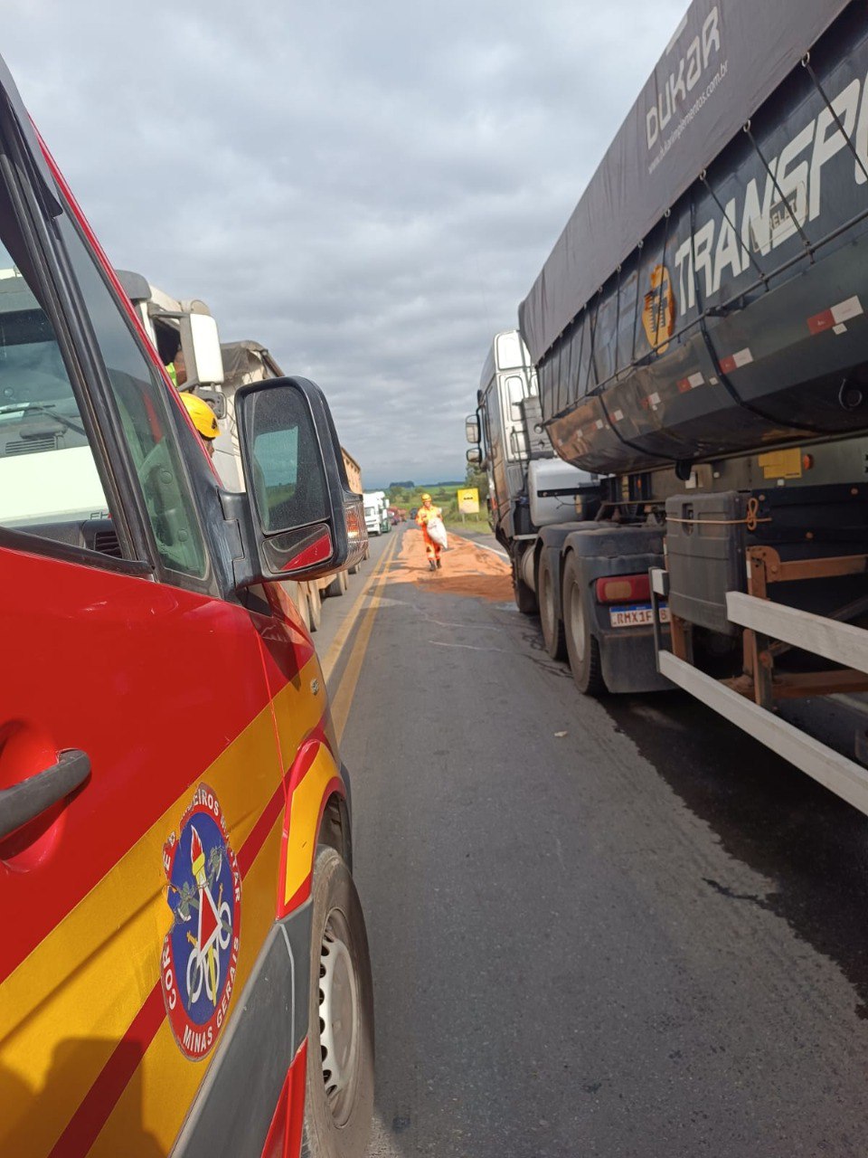 Jovem morre em acidente entre carro e carreta na 'Curva da Morte' da BR-354 - Rádio Itatiaia