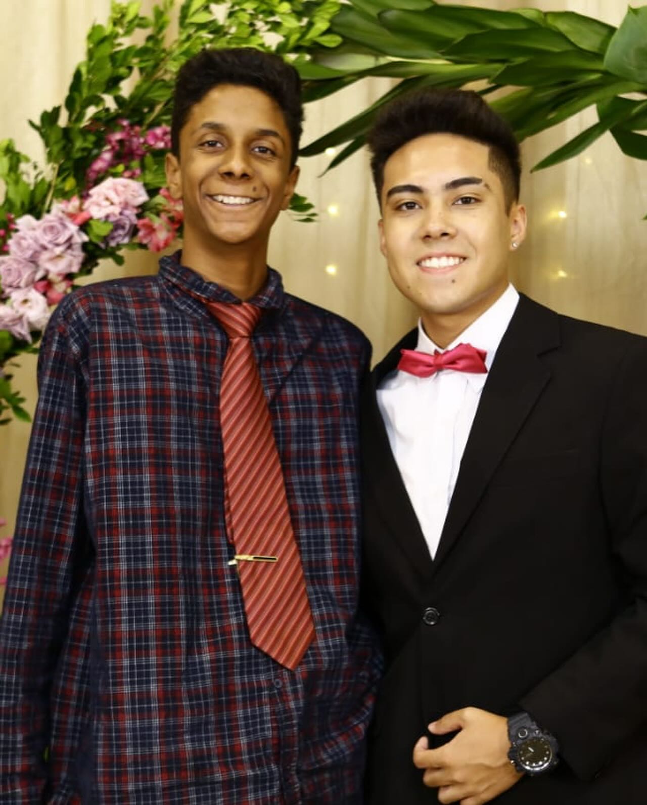 Filho de atriz da Globo morre após mal súbito aos 21 anos - Rádio Itatiaia