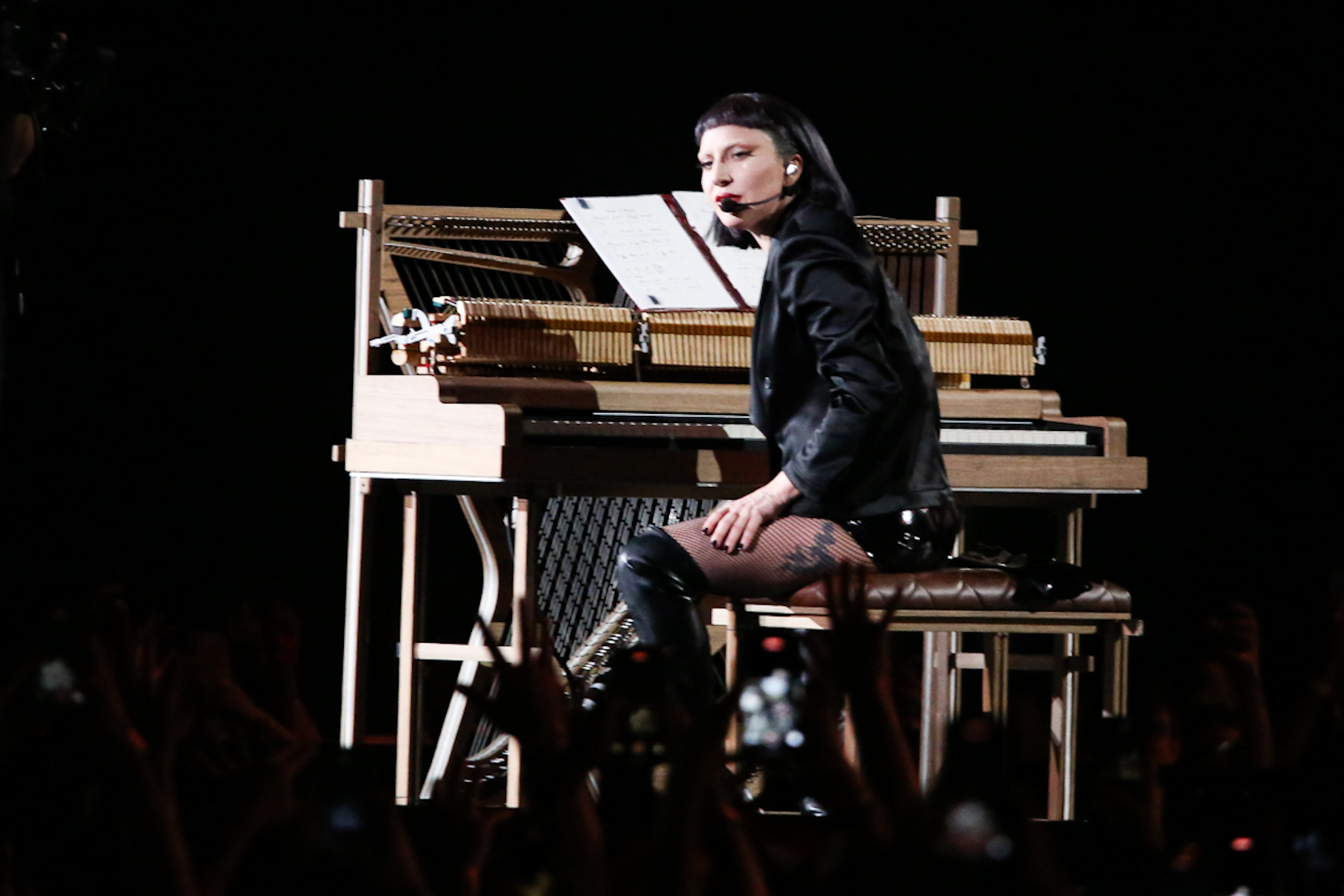 De olho no sucesso de Lady Gaga e Madonna em Copacabana, BH planeja ...