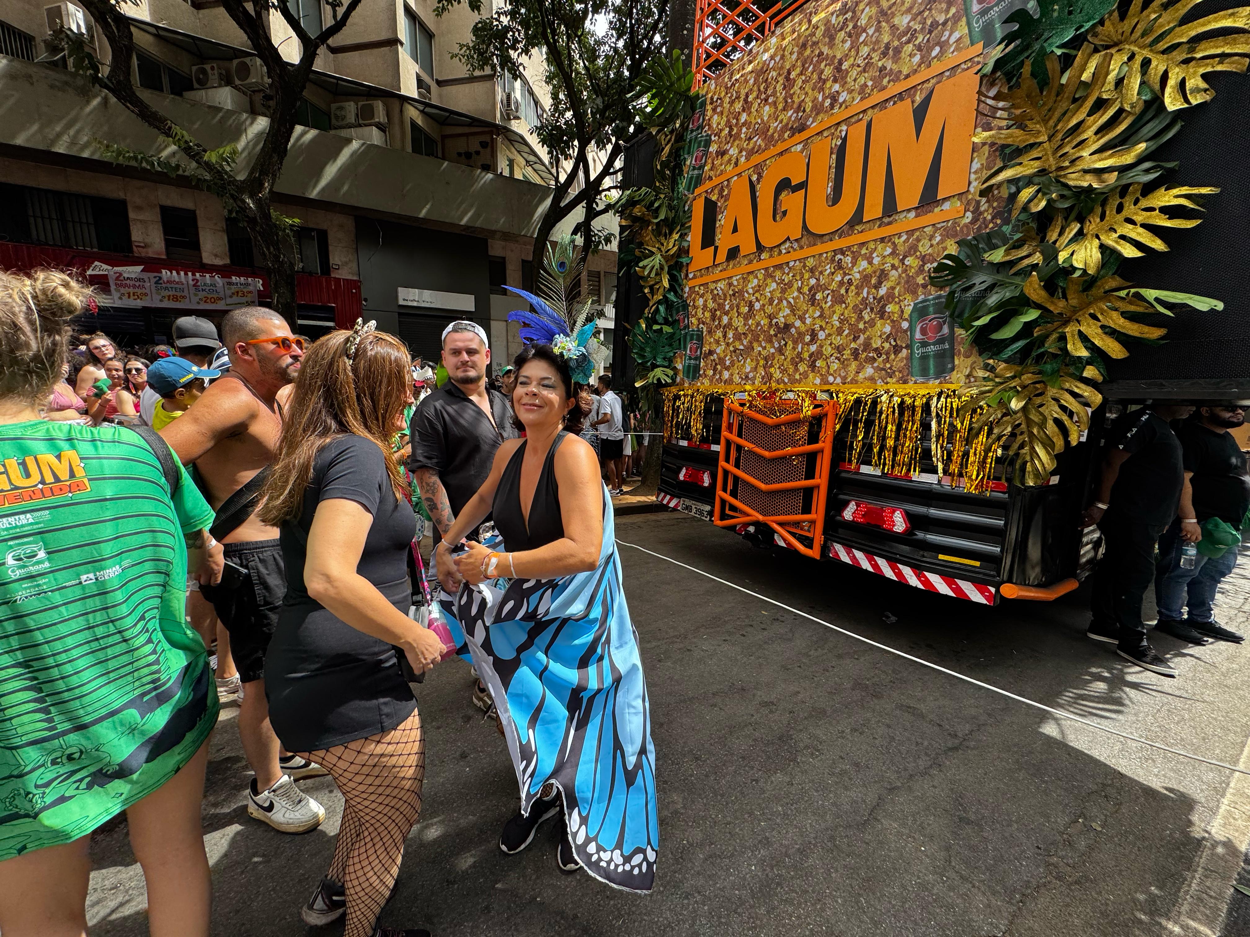 Carnaval 2025: veja fotos do Bloco Lagum, que desfilou lotado e teve ...